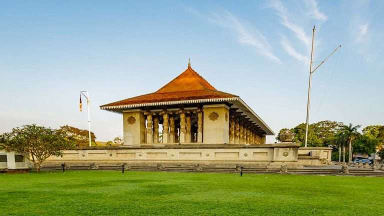 5 Best Places to Visit in Colombo | Things to Do Sri Lanka